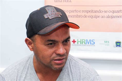 Gêmeos nascem no Dia dos Pais após vigília de Gilmar no hospital Comportamento Campo Grande