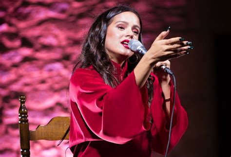 La Brújula Del Canto Rosalía La Importancia De Tomar Clases De Canto