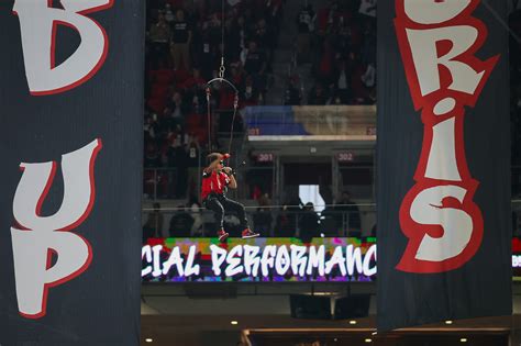 Falcons Keep Saints Out Of End Zone Win 24 15 Reuters