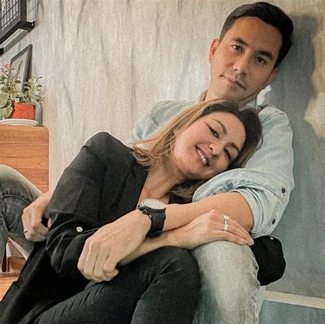 5 Artis Pria Paling Romantis Sama Pasangan Bikin Hati Perempuan Meleleh