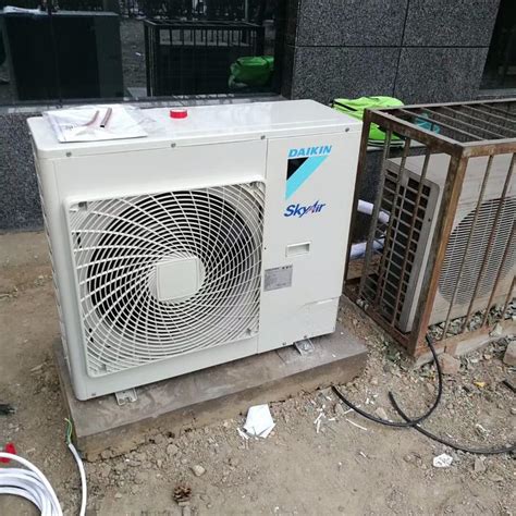 大金机房专用精密空调125kw 5p 单冷fnvq205aakd 380v 大金5p柜机 大金机房空调