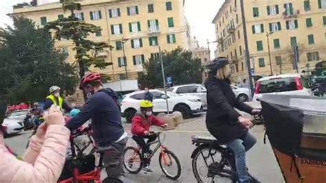 Bicibus In Bici A Scuola Da Piazza Paolo Da Novi A Corso Italia Il