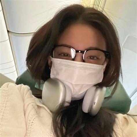 Pin by luna on Ꮺ itzy Itzy Lia Girl icons