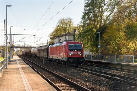 DB Cargo mit einem gemischtem Güterzug in Friesack und fuhr weiter in Richtung