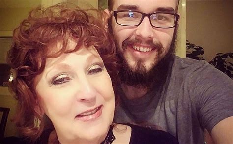 Комментарий о 17 летний парень потерял голову от 70 летней пенсионерки и через две недели