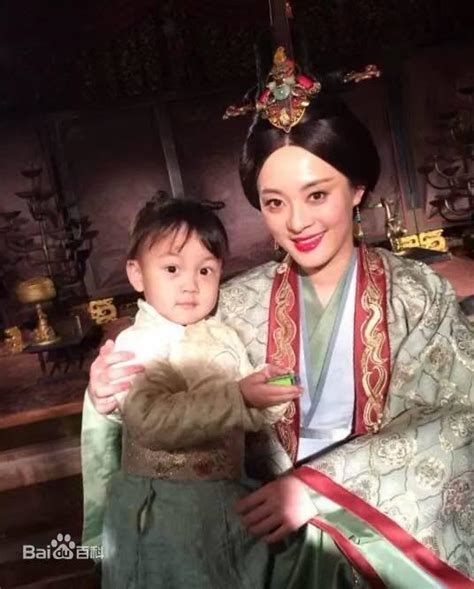 《三生三世》裡劇版阿離呆萌，影版阿離貴氣，這個小孩才叫演技 每日頭條