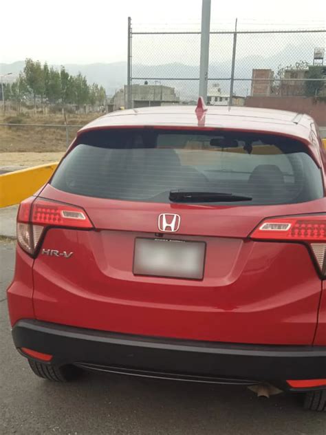 Arriesgando su vida hombre secuestrado se aventó de camioneta en