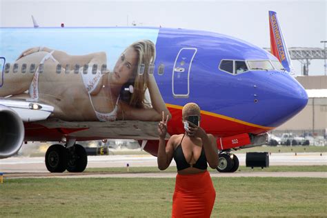 Southwest Captain Covers Up Lewd Passenger With His T Shirt Live And Let S Fly