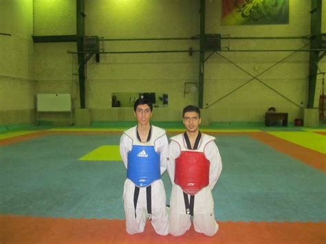 بیوگرافی ابوطالب حسینی استنداپ کمدین و مجری تلویزیون تصاویر طرفداری