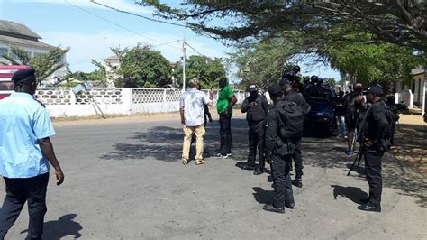 Cote dIvoire Les images de lattaque djihadiste meurtrière Âmes sensibles sabstenir