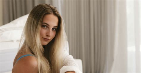 Temptation Island Suomi tältä näyttää Espanjasta tuleva sinkku Aino 20