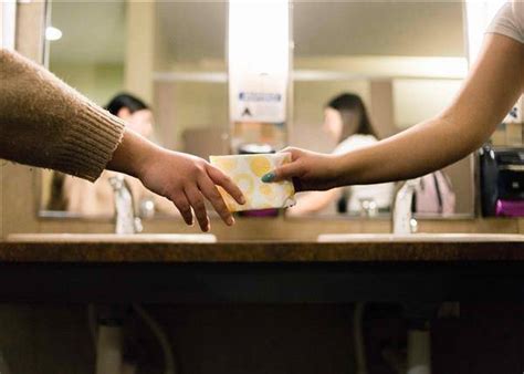 女廁前被單親爸尷尬攔截 她貼心教「月經注意事項」被萬人讚爆 太報 Line Today
