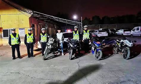 大排量摩托车扰民遭弃 公安交警严查还民安宁！澎湃号·政务澎湃新闻 The Paper