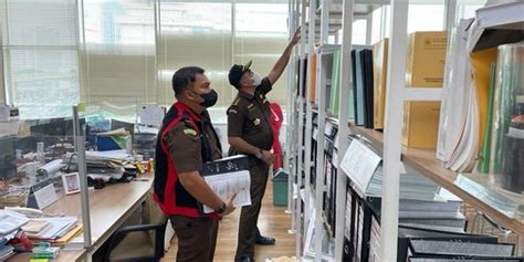 Geledah Kantor PLN Pekanbaru Jaksa Sita Dokumen Proyek Senilai Rp Miliar Merdeka