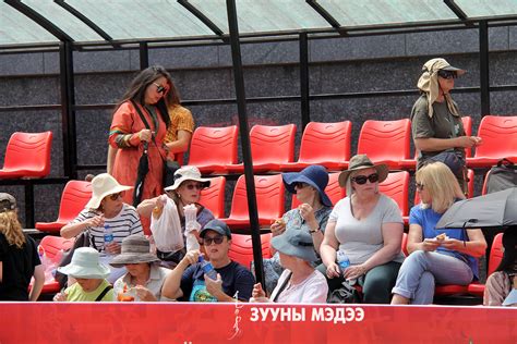 Бутаны хаан Жигмэ Гэсэр Намжил Ванчук сурын асарт саатлаа