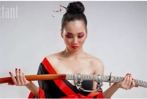Profil dan Instagram Virly Virginia: Model yang Terlibat Film Keramat ...