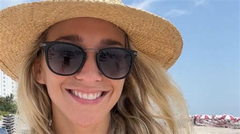 Soledad Fandiño Eligió Una Microbikini Naranja Con Detalles Neón El