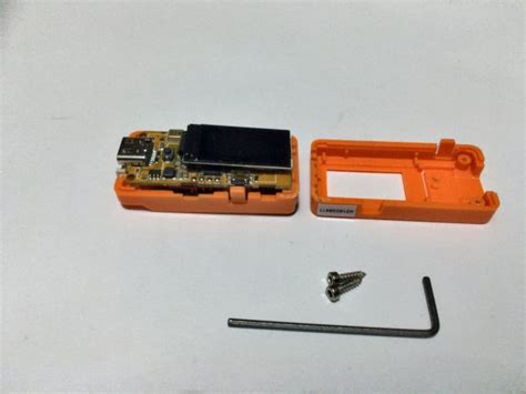 m5stickcを分解して中に内蔵された磁石を取り除いた kako blog