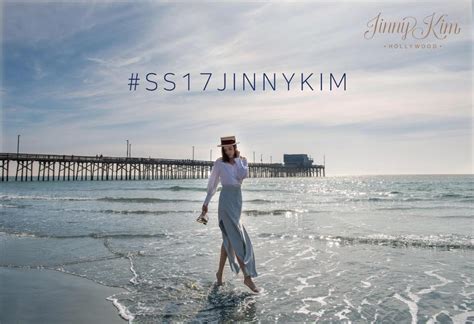 Jinny Kim 곧 다가올 여름은 아일렛 펀칭 디자인이 매력적인 지니킴 Cody 뮬과 함께