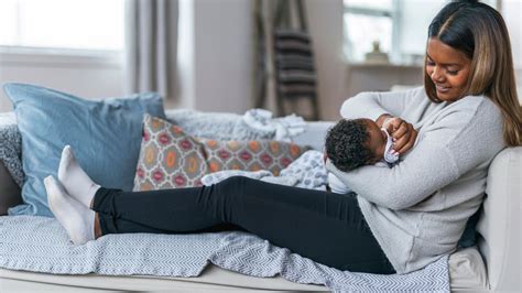 5 Essential Breastfeeding Tips For New Moms Powermom