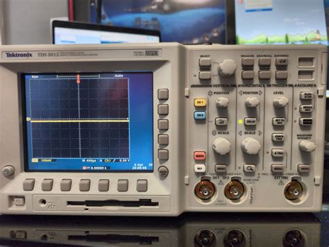 Tektronix Tds3012 Dpo Oscilloscope 100 Mhz 125 Gss Perfect