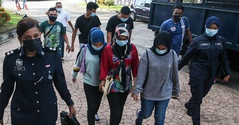Fake Mc 3 Factory Workers Plead Guilty 3 Claim Trial Nsttv New