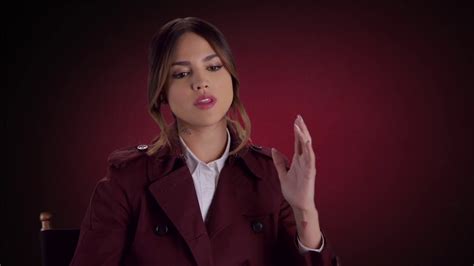 Baby Driver Eiza Gonzalez Darling On Set Movie Interview Screenslam Youtube
