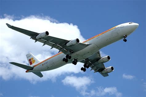 Requisitos para ser Controlador Aéreo CursosMasters