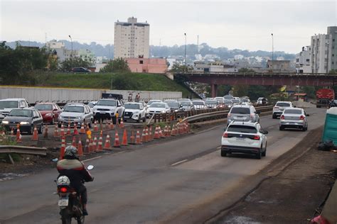 Br 116 Sem Bloqueios Entre O Vale Do Sinos E Porto Alegre Trânsito é