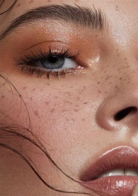 Sunkissed Makeup Warm Tone Eyeshadow And Fake Freckle Makeup Ideas