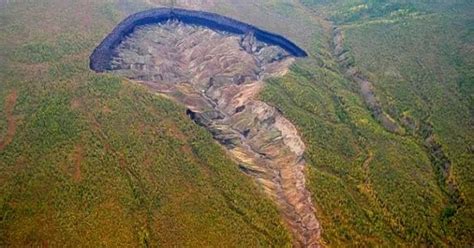 Russias 100 Metre Deep Gateway To Underworld Is Expanding Due To