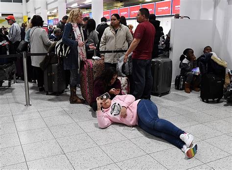 Vliegveld Londen Gatwick Platgelegd Door Drones Eenvandaag