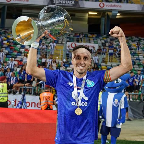 Héctor Herrera Regresó A México A Ser Campeón