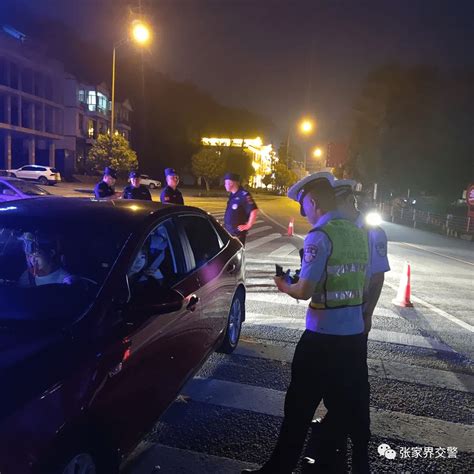 武陵区交警开展夜查行动二大队
