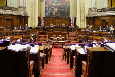 Frente Amplio no votará proyecto para resarcir a víctimas de guerrilla