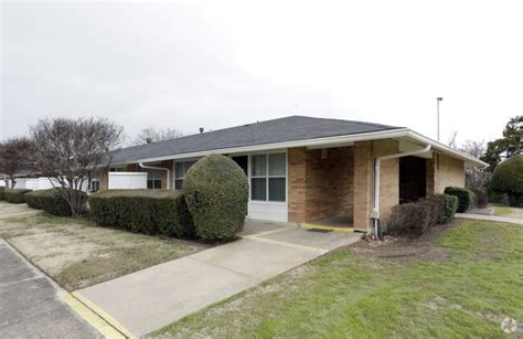 Pythian Manor 2719 E Illinois Ave Dallas Tx 75216 Apartment Finder