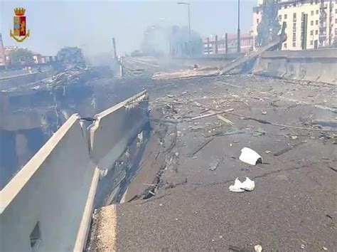 Esplosione Bologna Crolla Il Ponte In Tangenziale Video Sky