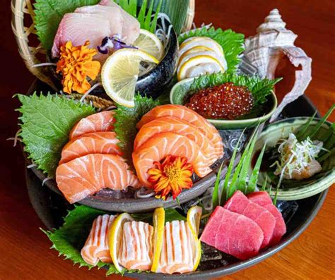ซาชม Sashimi Abushi Japanese Cafe