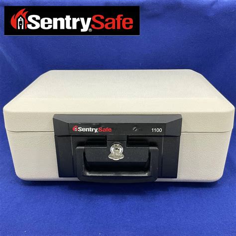 Yahooオークション セントリー Sentry Safe 1100 耐火防水金庫 保管