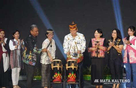 Dengan Gelaran Seni Budaya Kalteng Meningkatkan Kreativitas Dan Daya