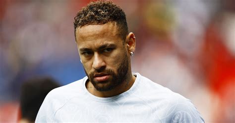 Missglückte Beauty Op Neymar Trauert Um Freundin