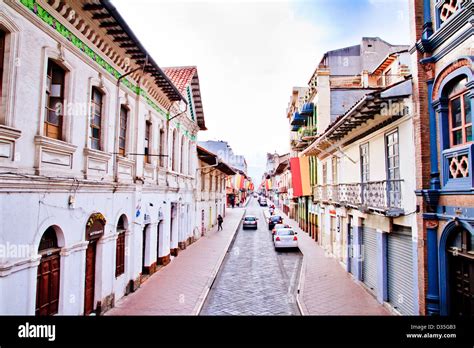 Calles De Cuenca Ecuador Durante Las Fiestas Patronales De La Ciudad
