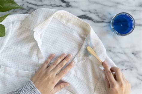 How To Remove Armpit Stains And Odor From Clothes