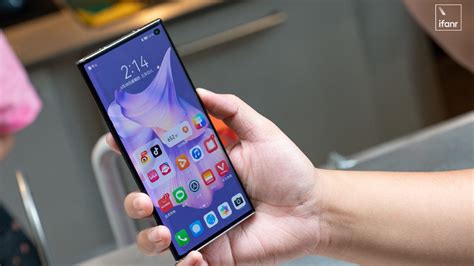 Mời tải về bộ hình nền Huawei Mate XS dành cho smartphone màn hình gập