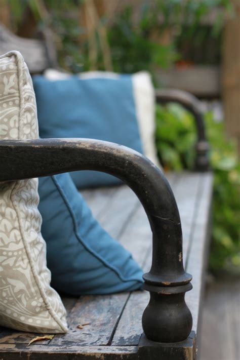 무료 이미지 목재 의자 동상 봄 녹색 푸른 가구 자료 조각 미술 신발류 철 사람이 만든 물건 1536x2304 27579 무료 이미지