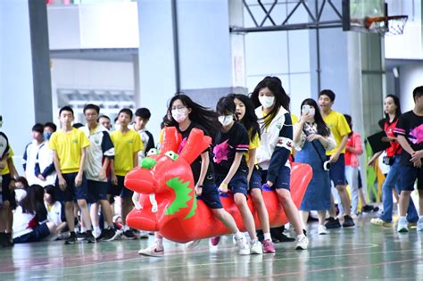 南山校園新聞台 南山校園新聞台 Added 26 New Photos To The Album