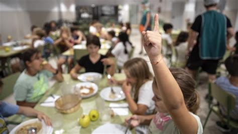 La Comida En Los Colegios Sin Fritos Menos Sal Y Mucha Fruta Y