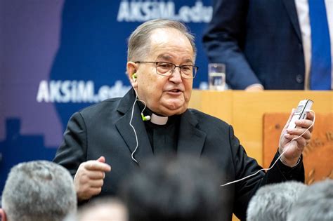 Fundacja ojca Rydzyka zmienia statut Problemem jest brak przejrzystości