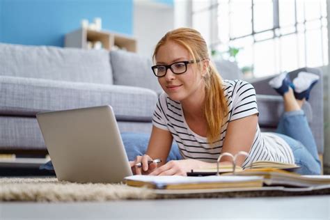 6 Tips Sukses Kerja Freelancer Penting Buat Kamu Yang Baru Lulus Kuliah