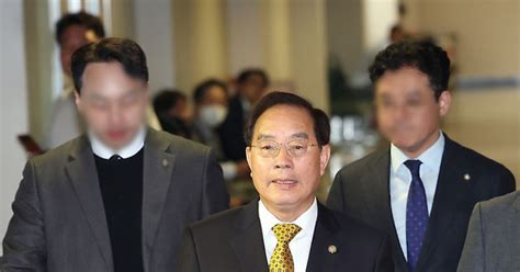 부산교육감 당선무효사과하라 하윤수정책 추진중단